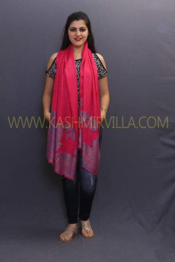 Delicate wrap along with pushia pink colour base and amazing border